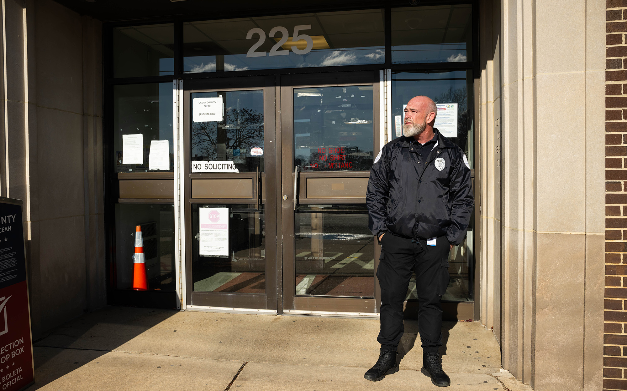 Why Security Guard Services Are More Important Than Ever